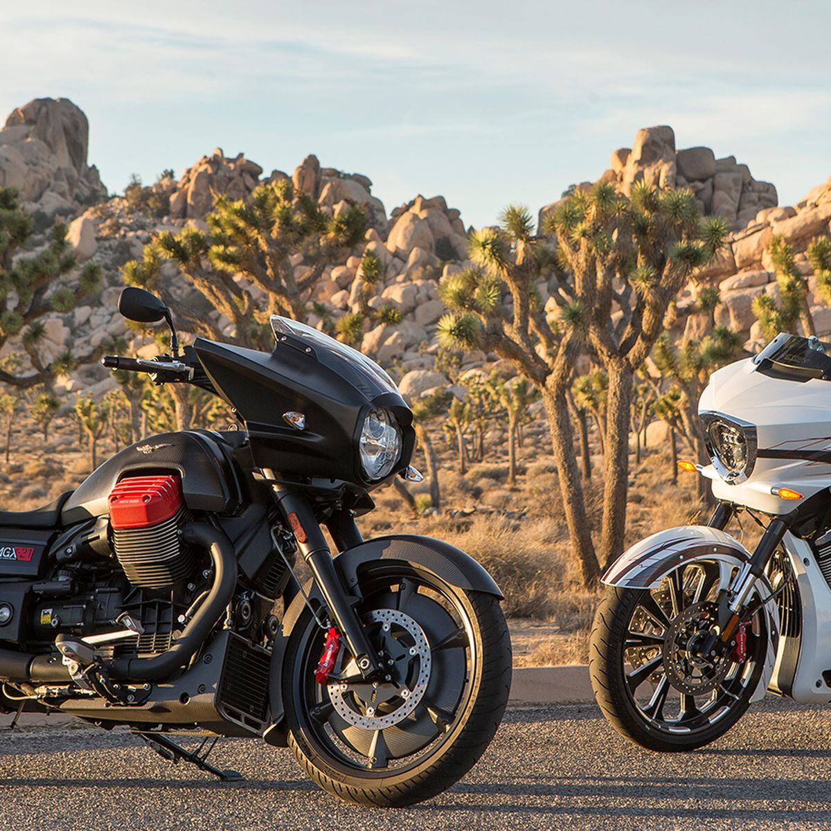 Moto Guzzi MGX-21 vs. Victory Magnum X-1 Comparison Review | Cycle World