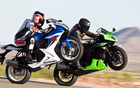 Kawasaki ZX-6R vs. Suzuki GSX-R600 Comparison Test- Motorcycle Videos ...