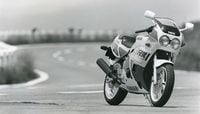 Cool ’90s Sportbikes: 1990 Yamaha FZR400 | Cycle World