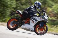 Honda CBR300R vs Kawasaki Ninja 300 vs KTM RC390 vs Yamaha YZF-R3 ...