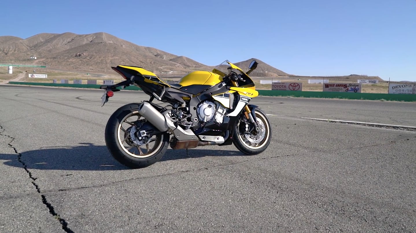 Video: 2016 Yamaha YZF-R1 Overview | Cycle World