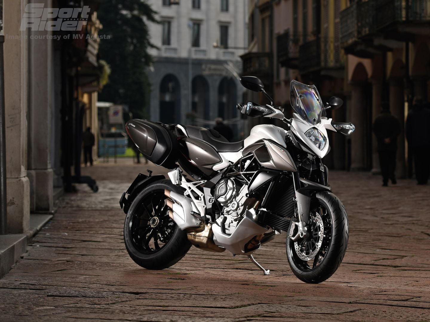 Video: 2015 MV Agusta Stradale 800 Second Look | Cycle World