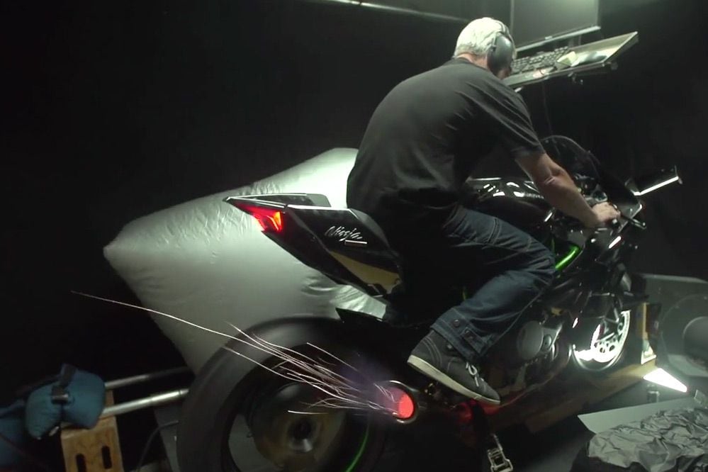 Kawasaki Ninja H2R Supercharged Track Bike Dyno Run Video | Cycle World