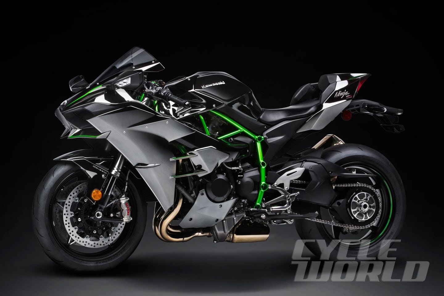 Kawasaki Ninja H2 Streetbike First Look Motorcycle Review- Photos ...