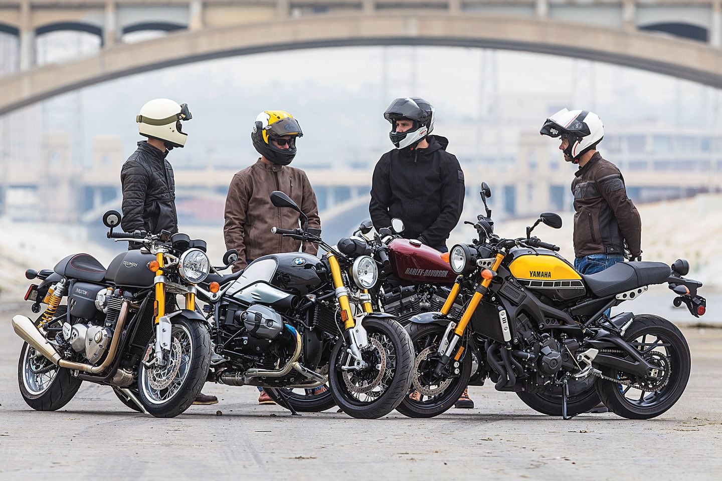 BMW R nineT vs. Harley-Davidson Roadster vs. Triumph Thruxton R vs ...