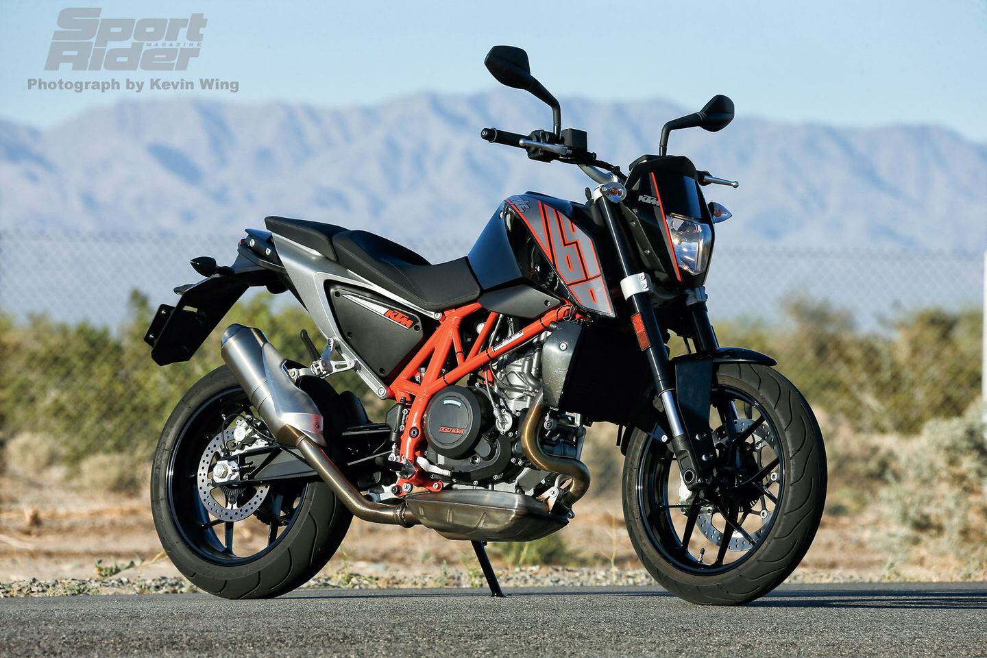 2013 KTM 690 Duke Quick Shift | Cycle World
