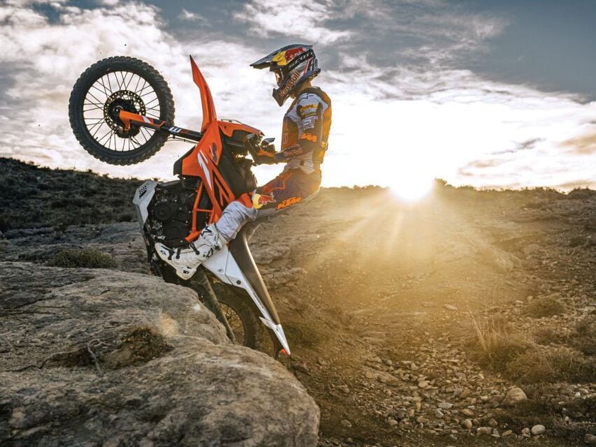 2025 KTM 390 Enduro R First Look | Cycle World