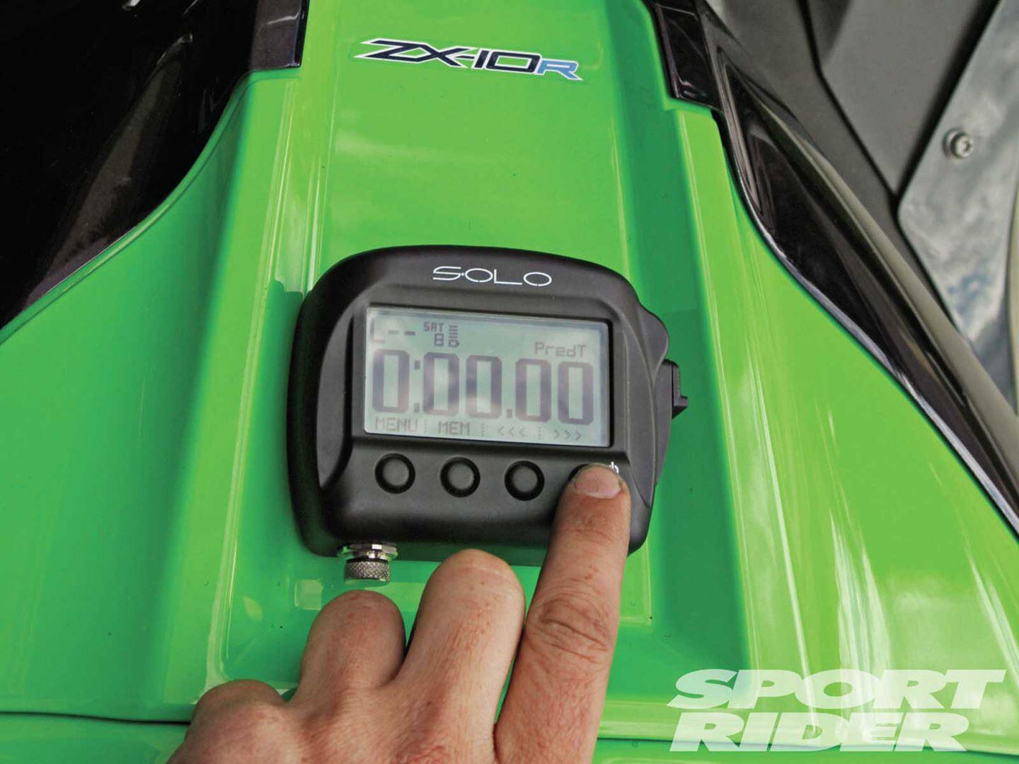 AiM Sports Solo Lap Timer | Cycle World