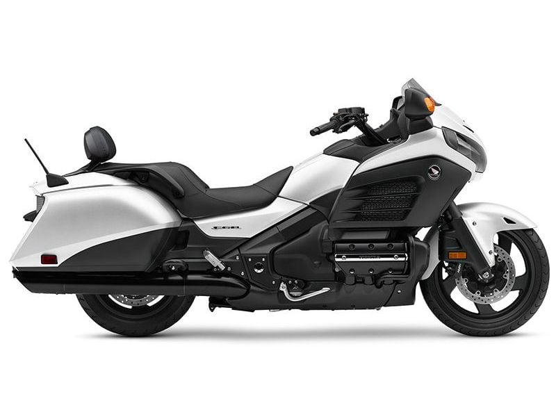 2017 Honda Gold Wing F6B Deluxe Buyer's Guide: Specs, Photos, Price ...