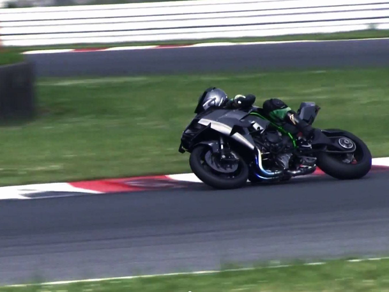 Video: 2015 Kawasaki Ninja H2R On Track | Cycle World