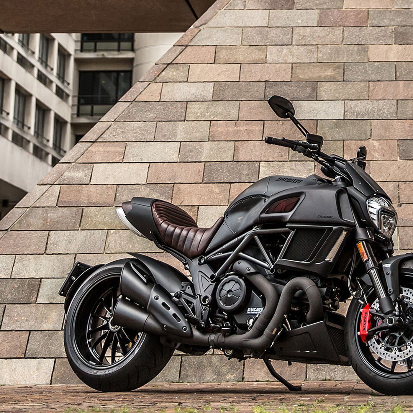 2017 Ducati Diavel Diesel Cruiser Motorcycle Review | Cycle World