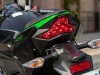 It’s Easy Being Green Aboard The 2019 Kawasaki Z400 | Cycle World