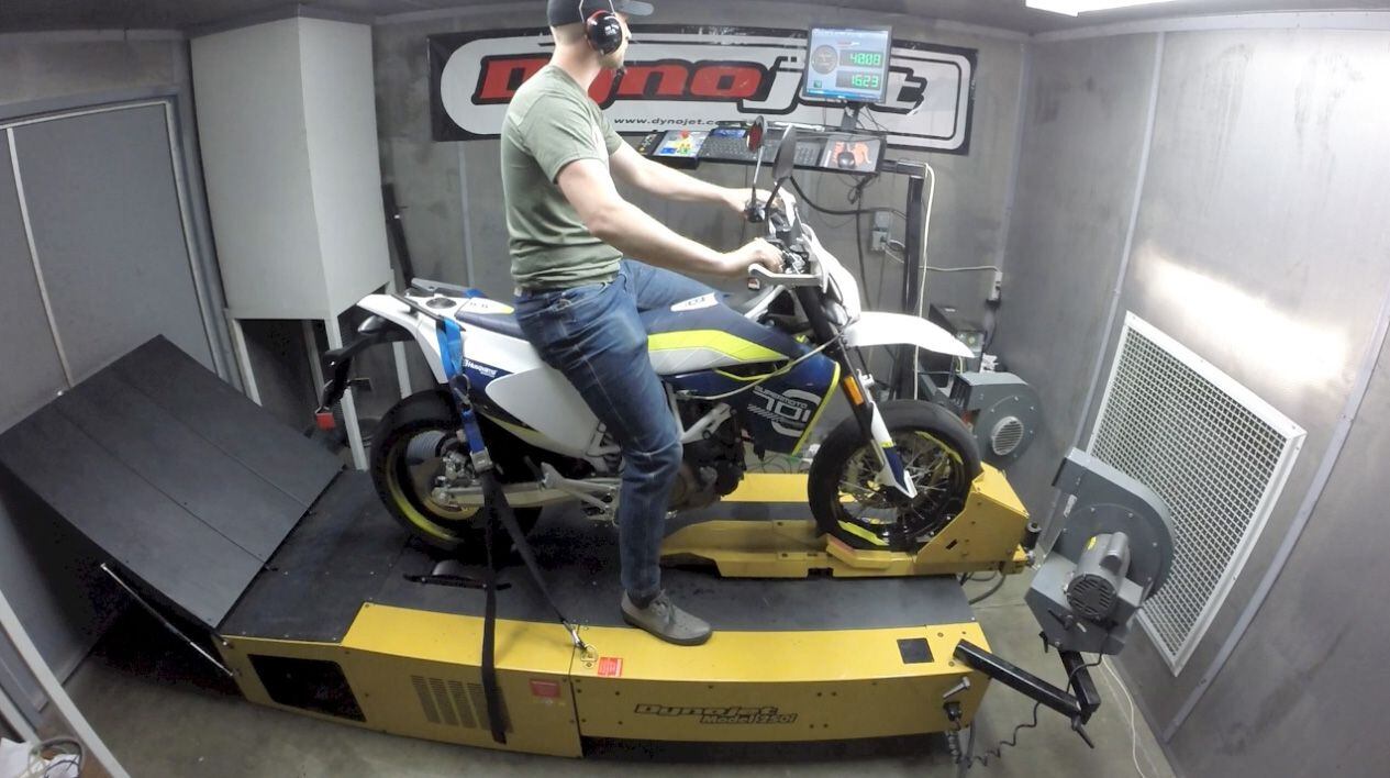 2016 Husqvarna 701 Supermoto DYNO TEST VIDEO | Cycle World