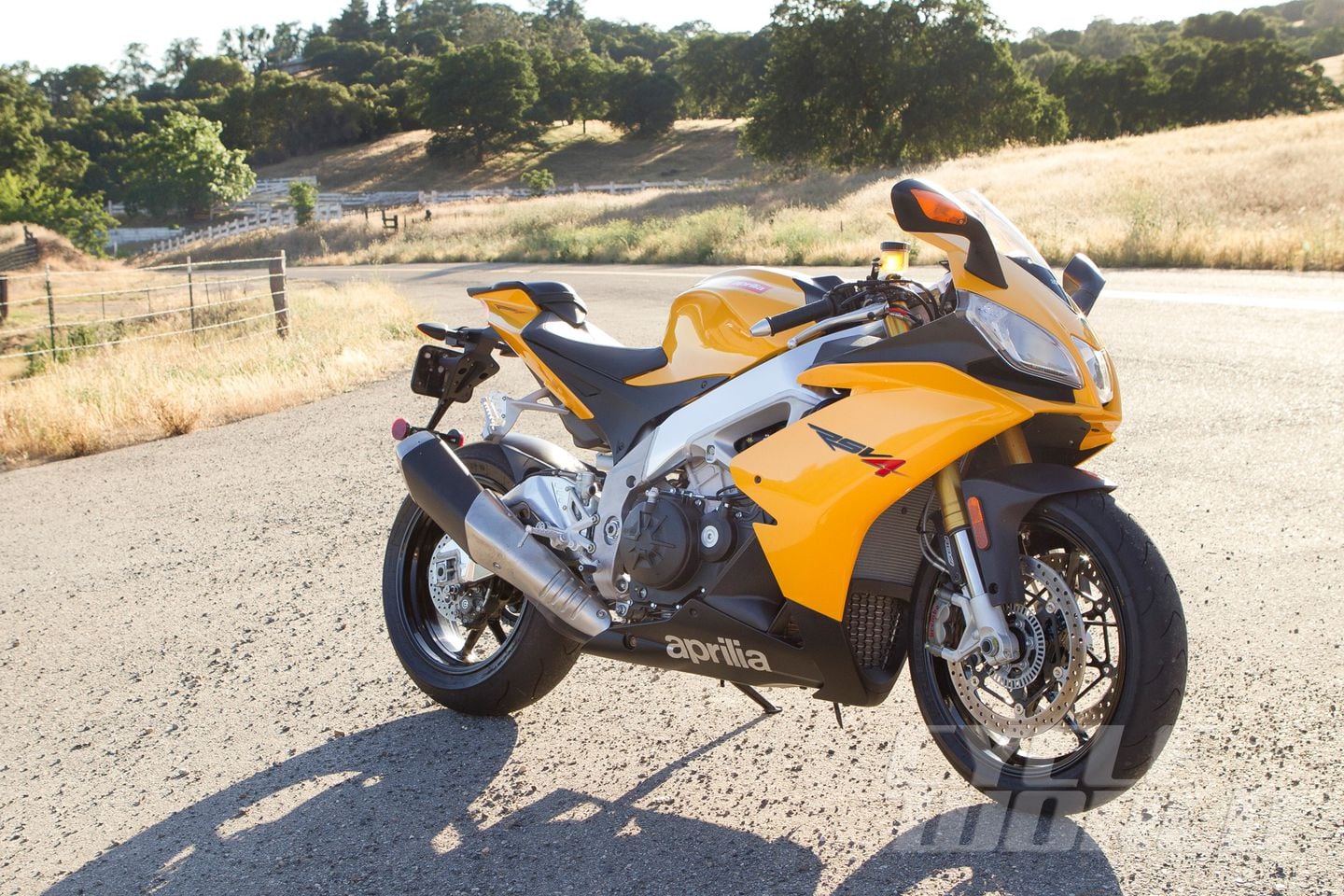 Aprilia Rsv4 Yellow