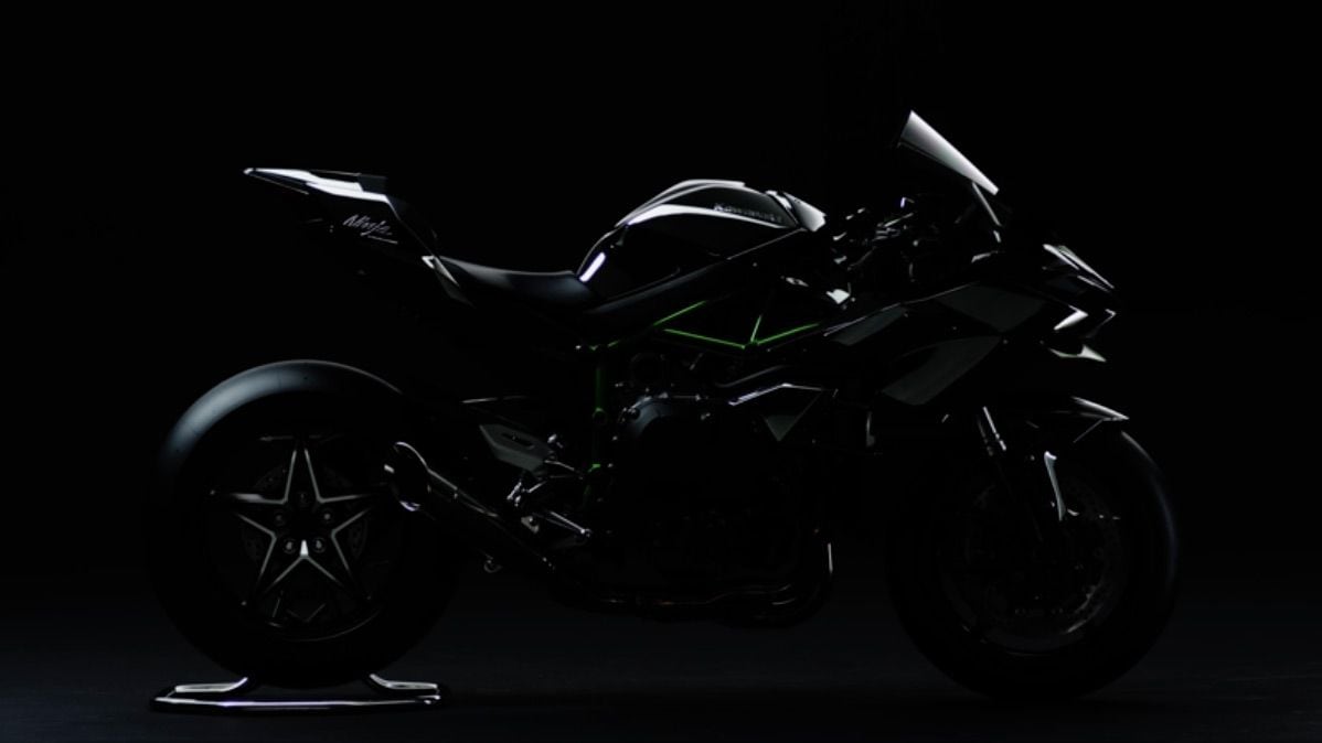 2015 Kawasaki Ninja H2 Street-Legal Superbike First Look Video | Cycle ...