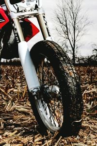 How to Build a Honda CRF450R Flat Tracker Racing Motorcycle | Cycle World