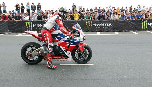 IOMTT: 2016 TT Gets Underway | Cycle World