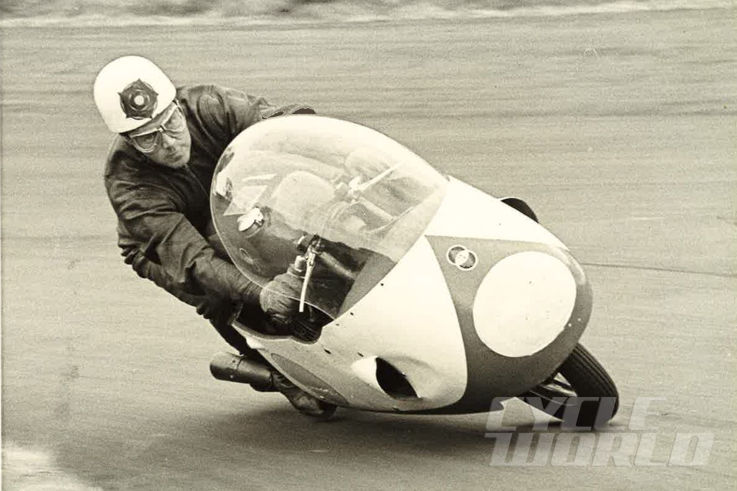 Geoff Duke, 1923-2015: Racing Legend Passes Away at Age 92 | Cycle World