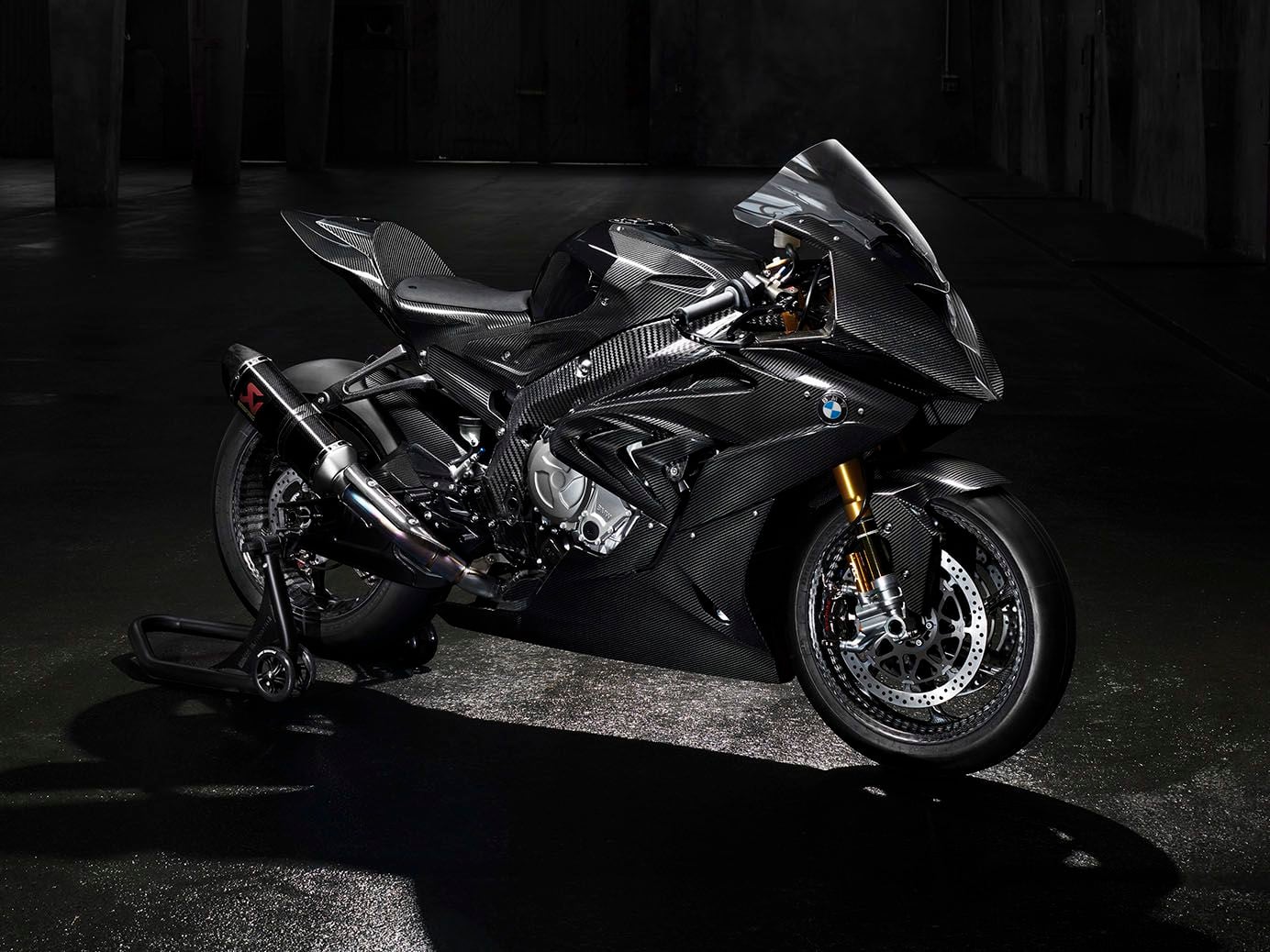 BMW joins the carbon fiber party with the new HP4 RACE (with video ...